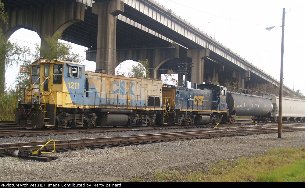 Kicking Cars (Flat Switching) in Gentilly Yard